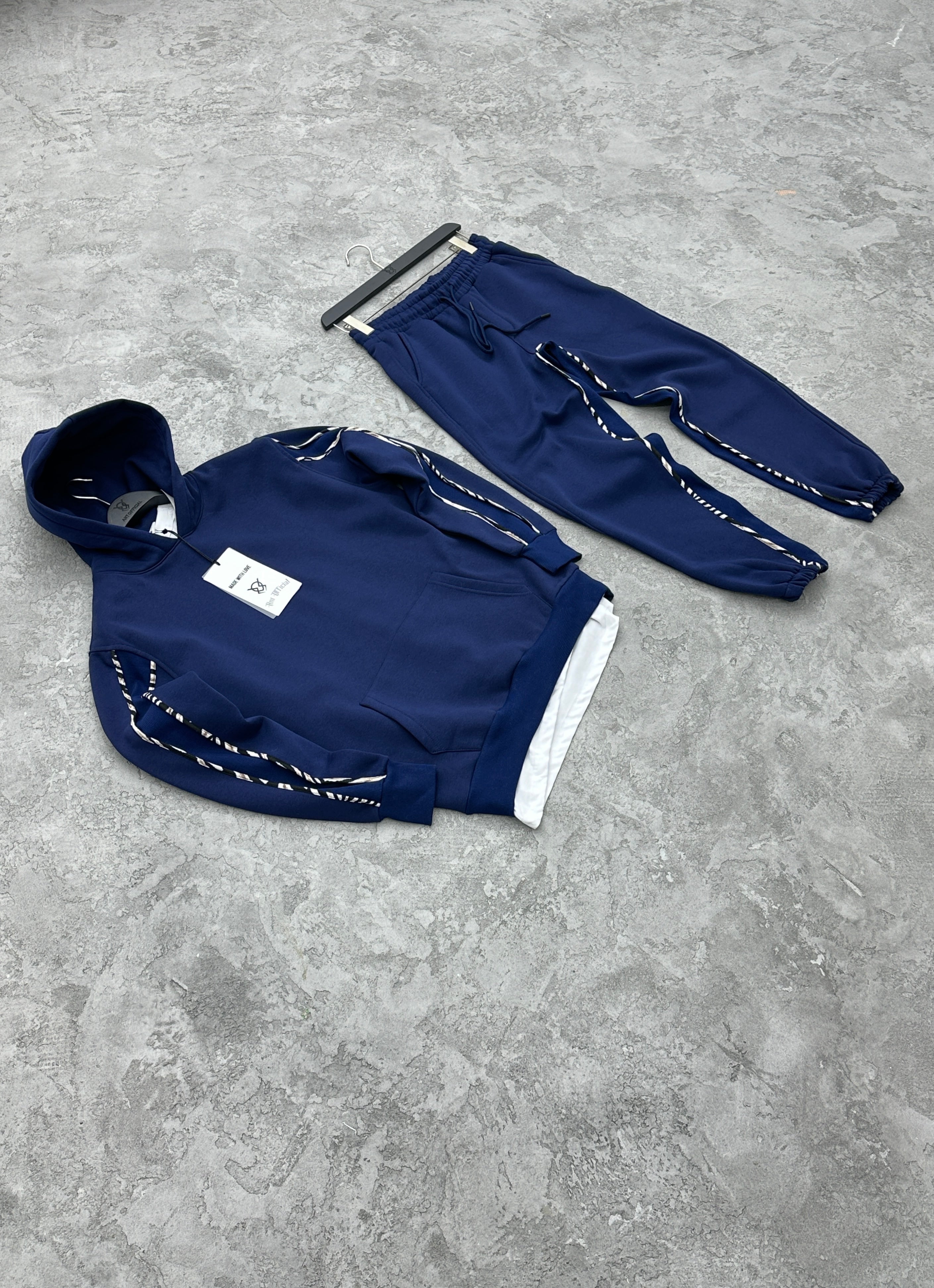 Comfortable Lined Tracksuit Set – HypeCrewConcept